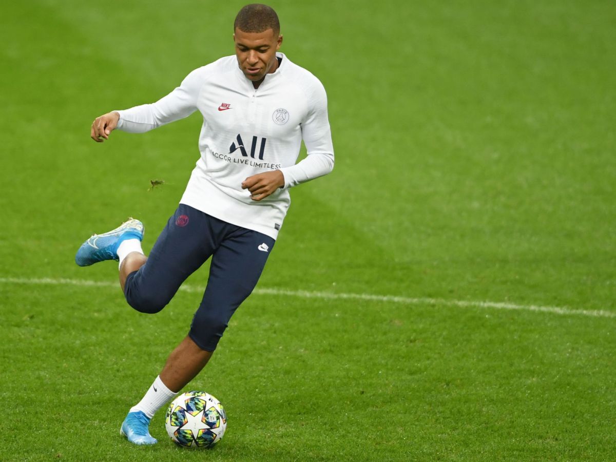 Video: PSG Star Mbappe Scores Multiple Impressive Goals in Training ...