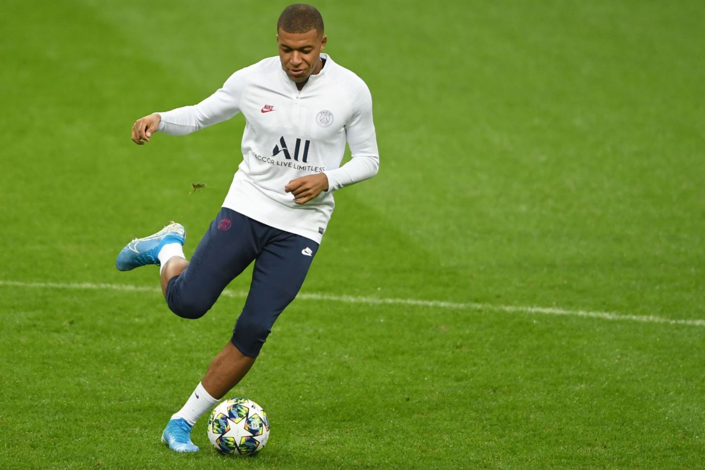 Video: PSG Star Mbappe Scores Multiple Impressive Goals in Training ...