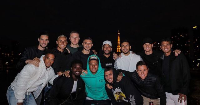 Neymar Posts Photo Showing PSG's Team Unity - PSG Talk