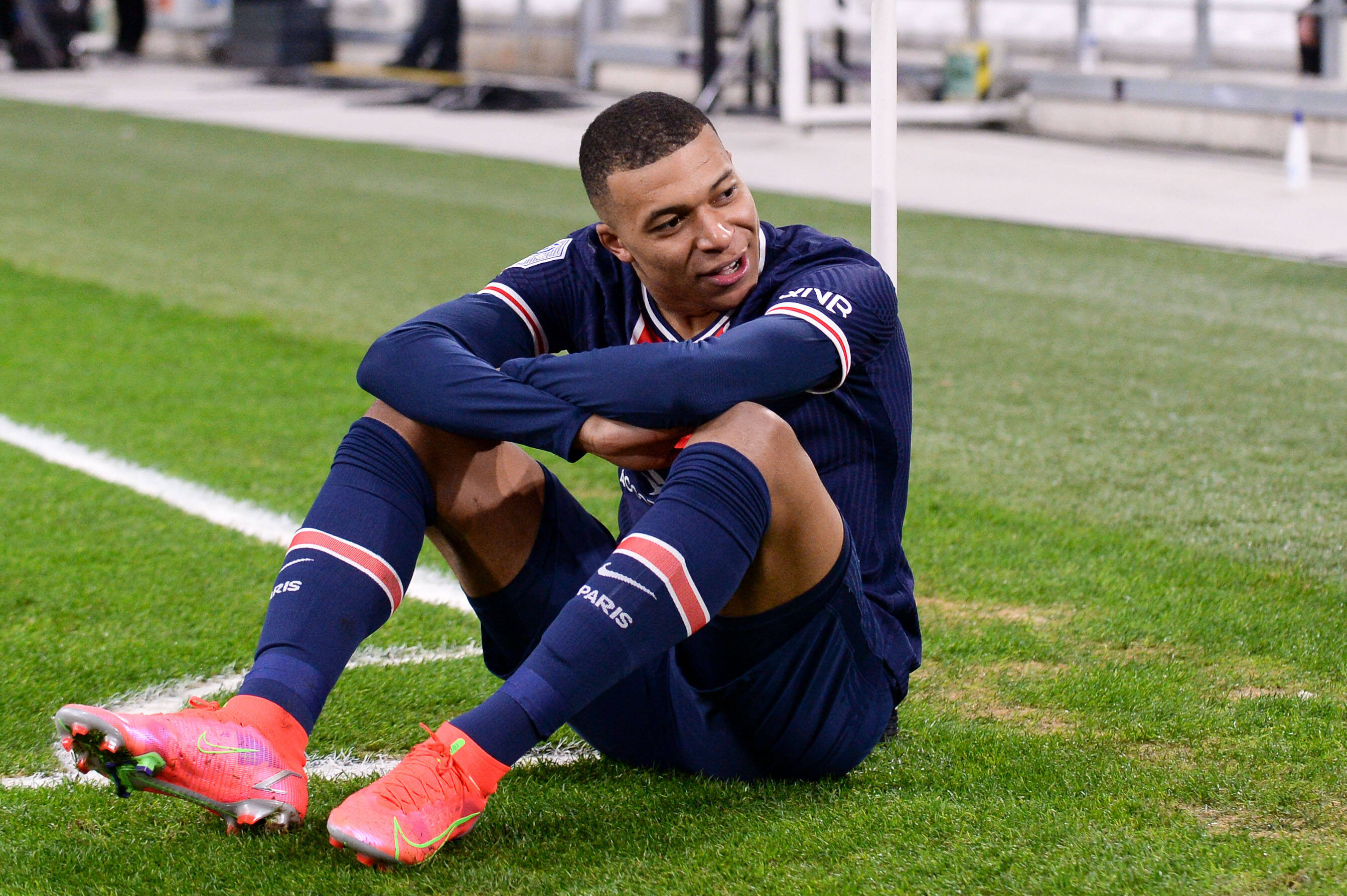 Report PSG s Kylian Mbapp Remains Most Expensive Footballer Neymar Report PSG s Kylian Mbapp Remains Most Expensive Footballer Neymar
