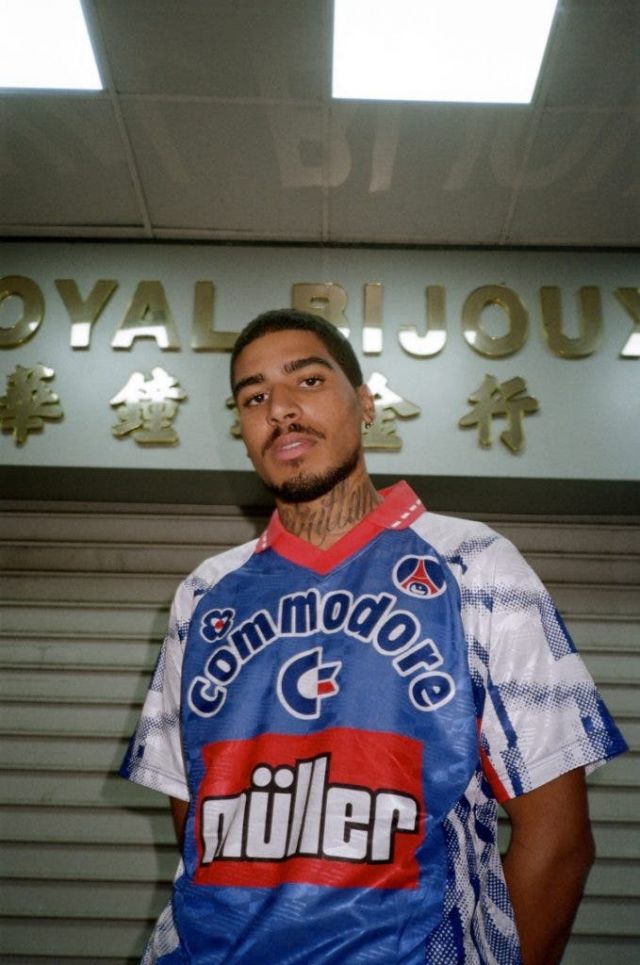 Photo: PSG Launches Throwback Kits From the 1990s