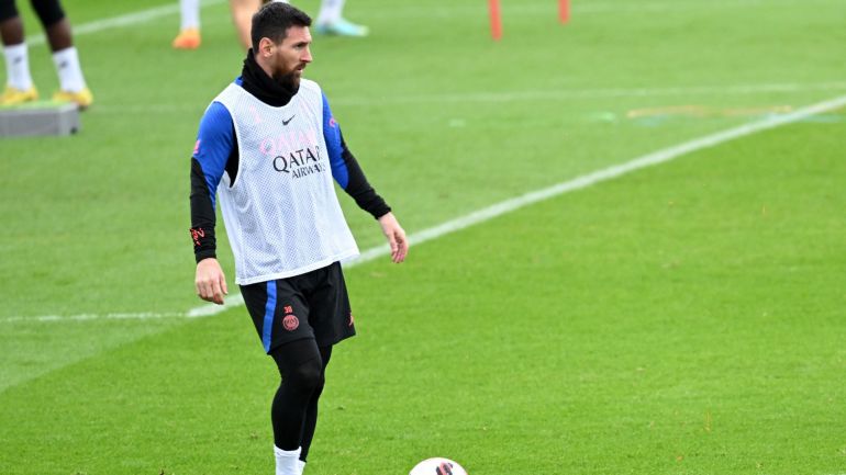 Barcelona Eyes 'Low-Cost' Players to Accommodate Messi Return - Report