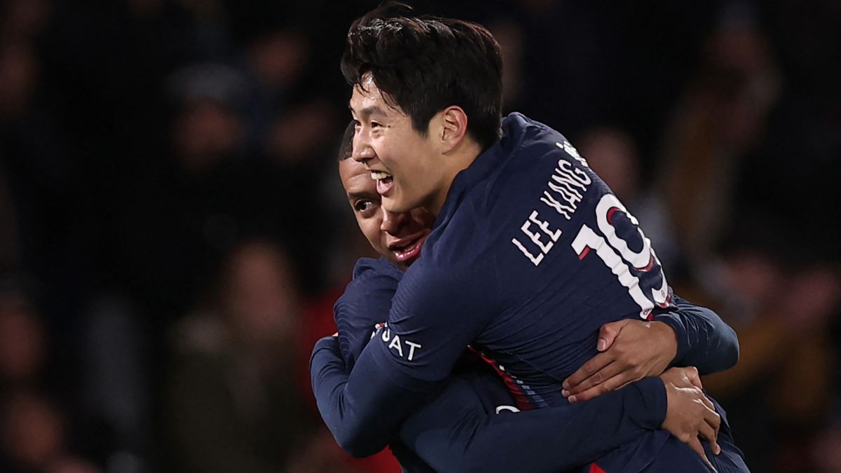 Watch Wholesome Kylian Mbappé and Kang-in Lee Moment