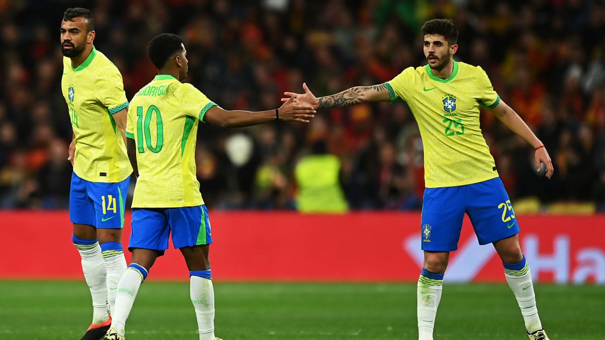 PSG's Beraldo Intervenes to Assist Vinicius Junior in Brazil-Spain Scuffle