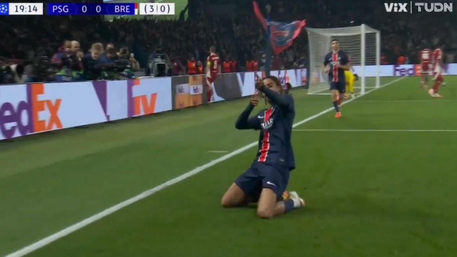 Video: Bradley Barcola Scores Stunning Left-Footed Strike vs. Brest